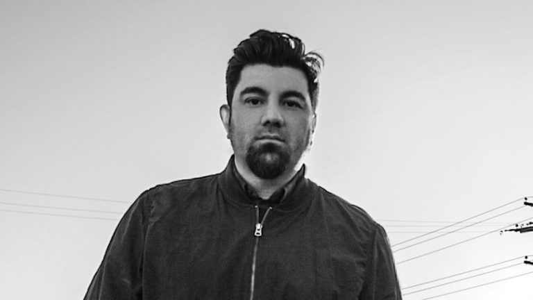 Chino Moreno is Married to Wife: Risa Mora-Moreno. Kids: Jakobe, Lola ...