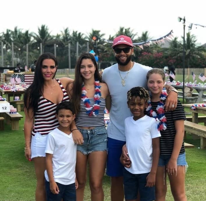 Deron Williams is Married to Wife: Amy Young. 4 Kids. - wifebio.com