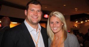 Joe Thomas is Married to Wife: Annie Thomas. Kids. – wifebio.com