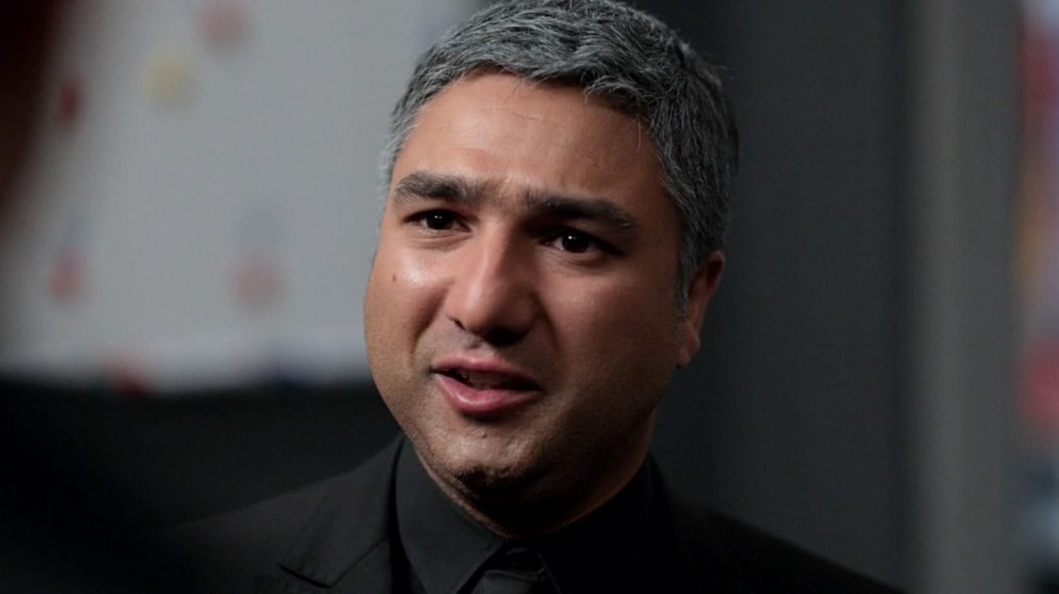 Nick Mohammed is Married to Wife: Becka Mohammed. Kids. – wifebio.com