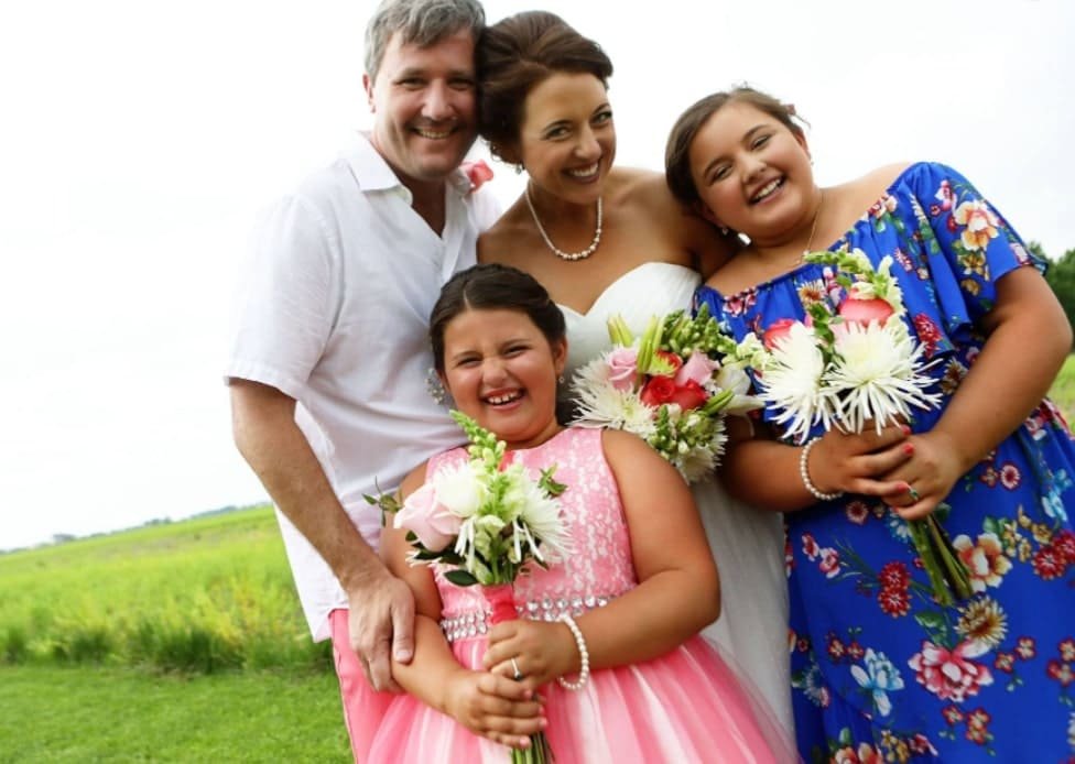 Robert Shiels is Married to Wife: Michelle Zepeda. Kids: Indy ...