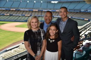 Dave Roberts is Married to Wife: Tricia Roberts. Kids. - wifebio.com